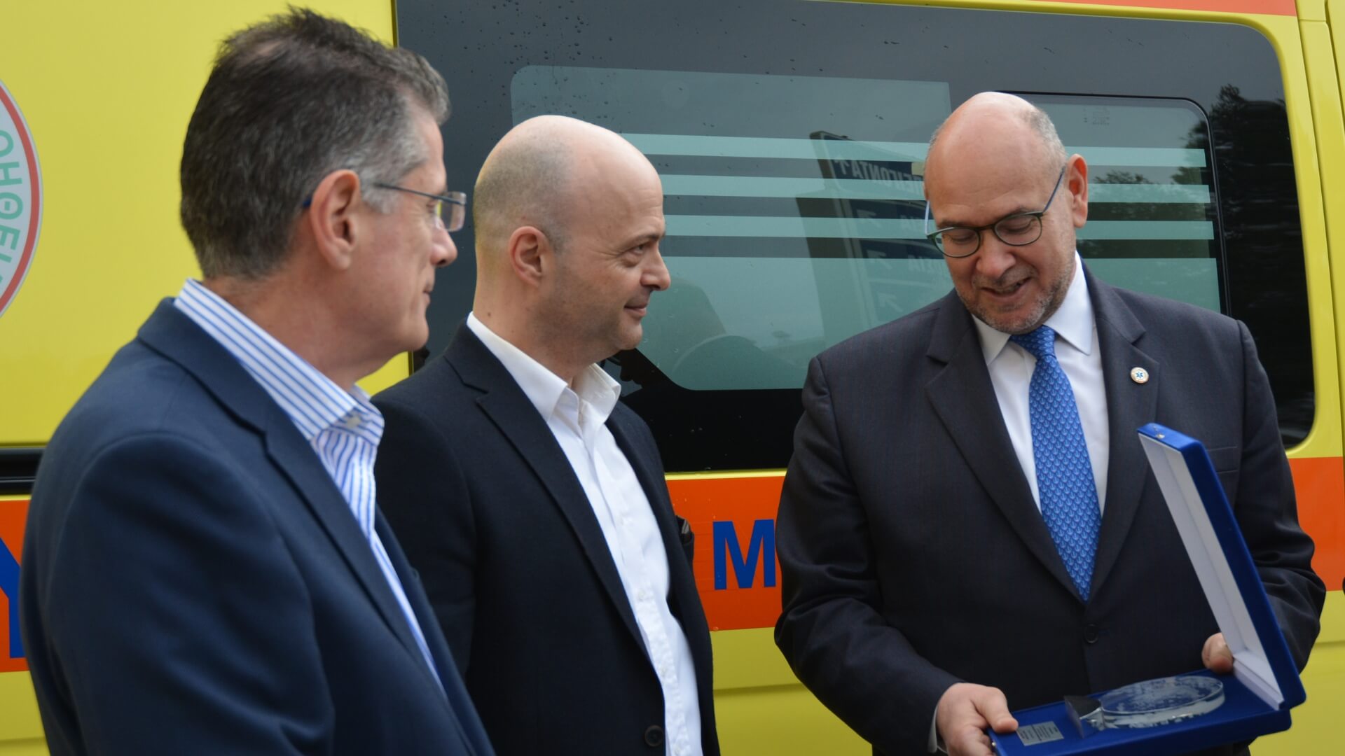 Hellenic Cables donates mobile medical unit to National Emergency Aid ...